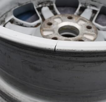 Is it Safe to Drive with a Cracked Rim?
